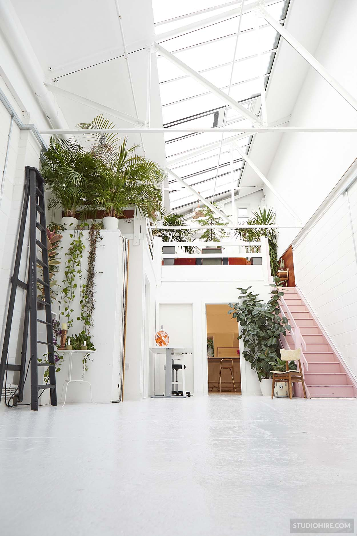 STUDIOHIRE – Studioview